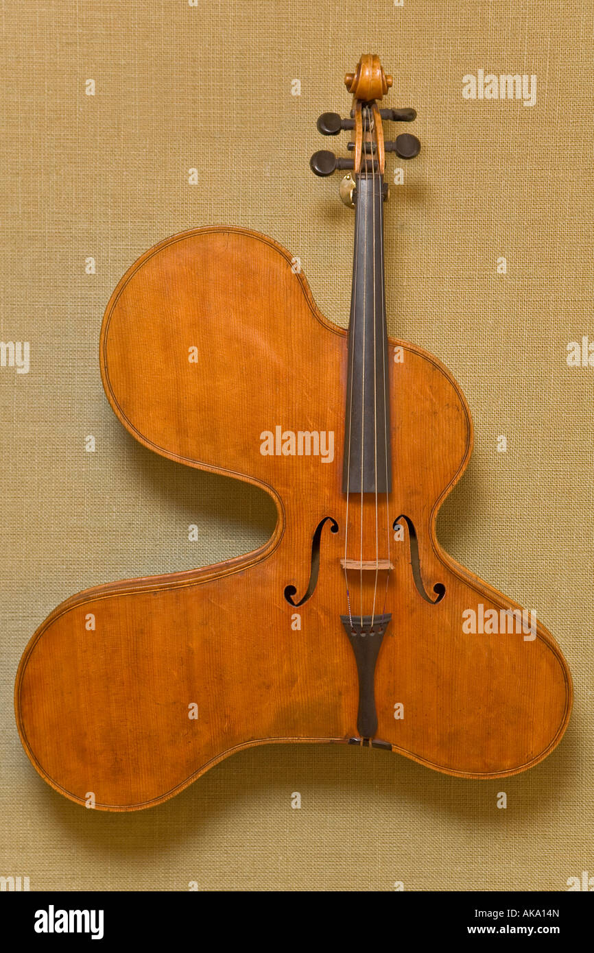 Arpa instrument hi-res stock photography and images - Alamy