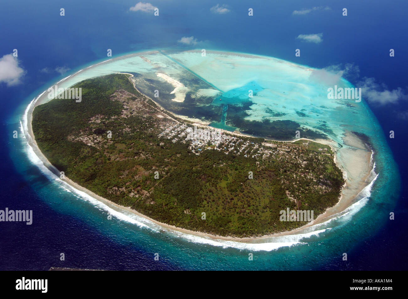 Maldives atol where locals live Stock Photo - Alamy
