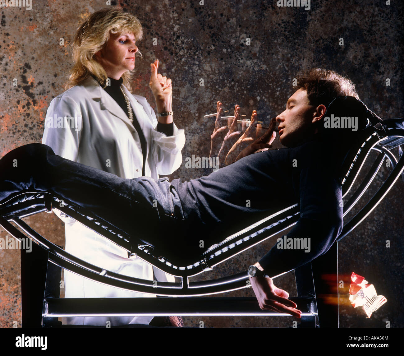 Hypnotistism hi-res stock photography and images - Alamy