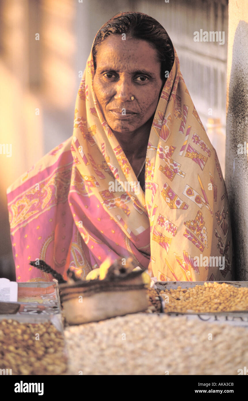 Spice seller Mumbai India Stock Photo - Alamy