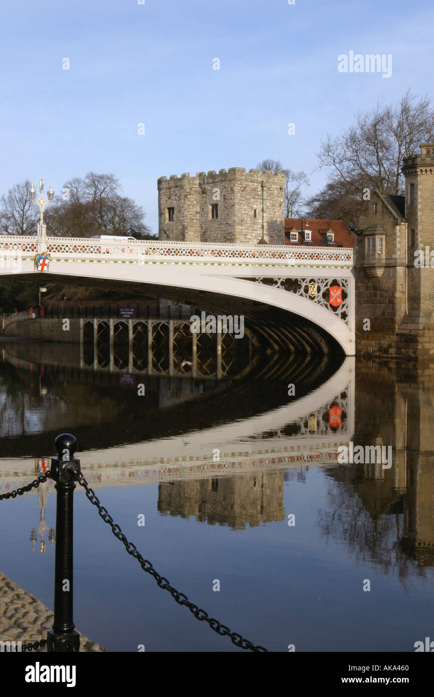 Lendal Bridge from downstream reflected in the River Ouse York Stock ...