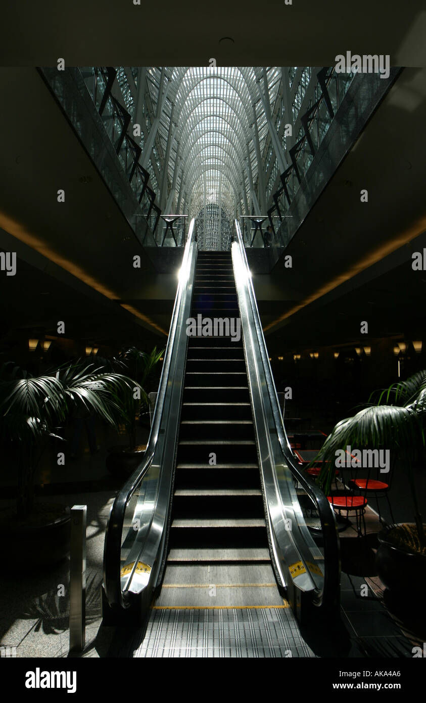 Escalator shopping mall toronto hi-res stock photography and images - Alamy