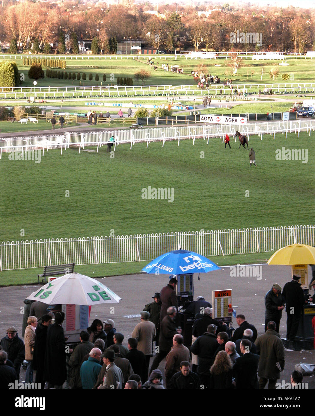 General view jockeys hi-res stock photography and images - Alamy