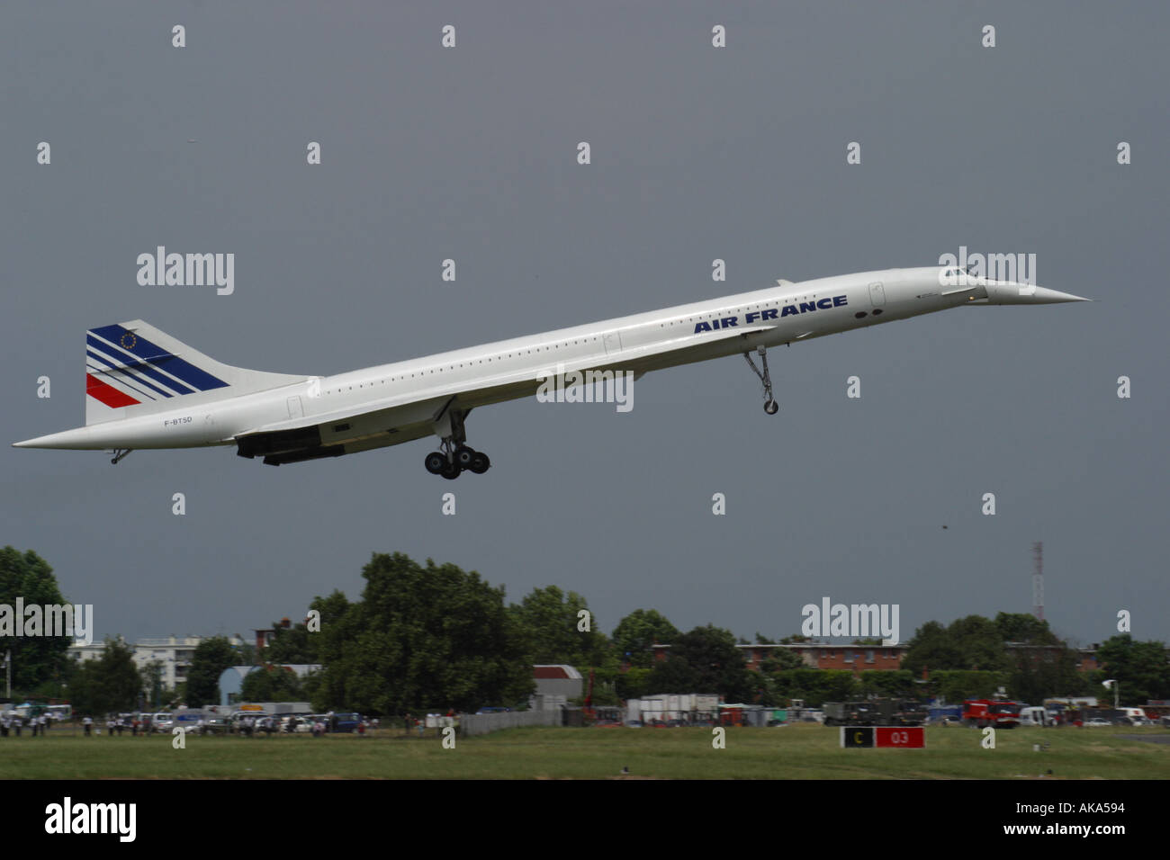 Concorde An Air France Concorde landing at Le Bourget airport Paris in ...