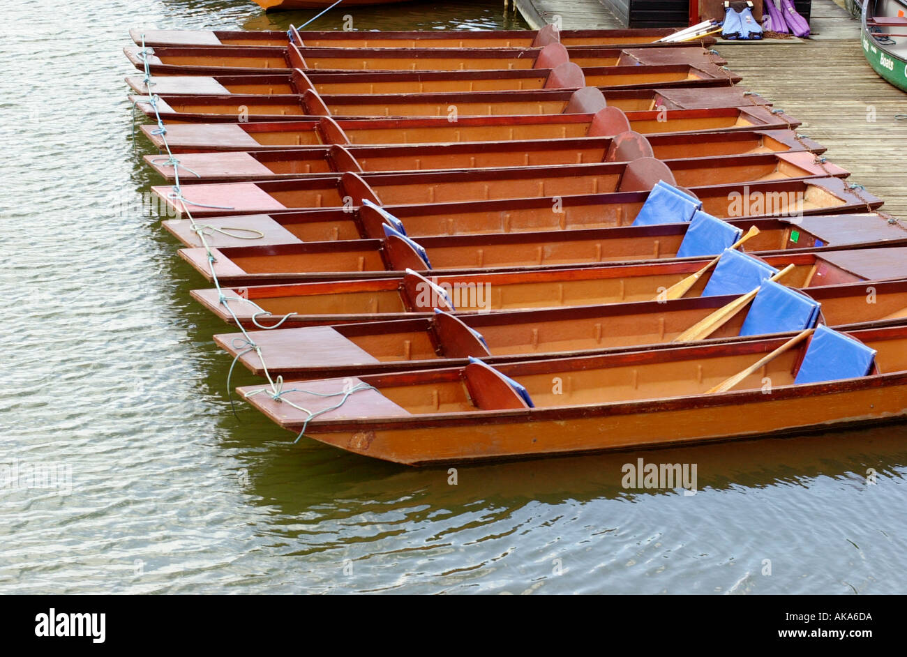 Oxford traditional punts hi-res stock photography and images - Alamy