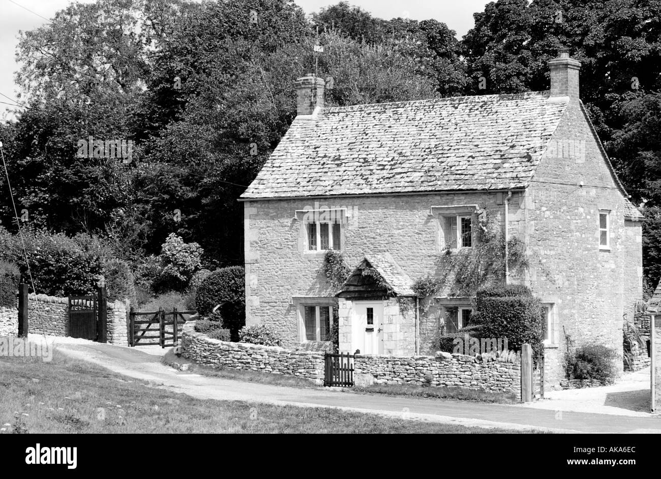 Britain black village Black and White Stock Photos & Images - Alamy