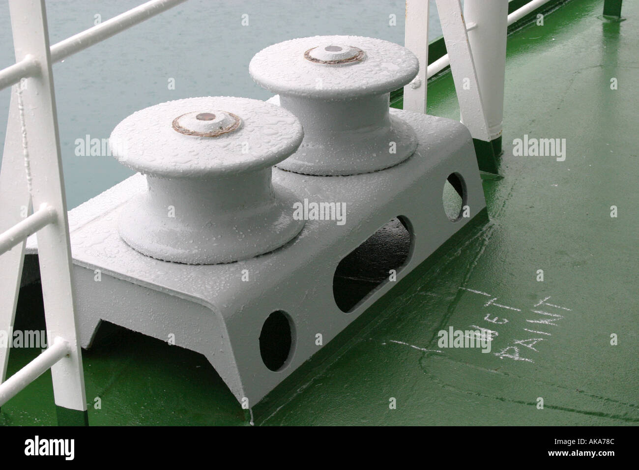 Ships bollards hi-res stock photography and images - Alamy