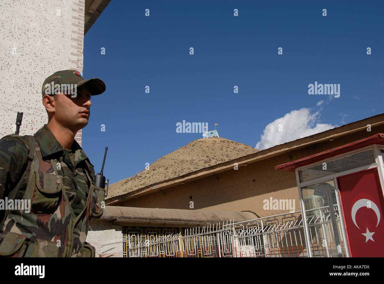 Turkish soldier stands guard hi-res stock photography and images - Alamy