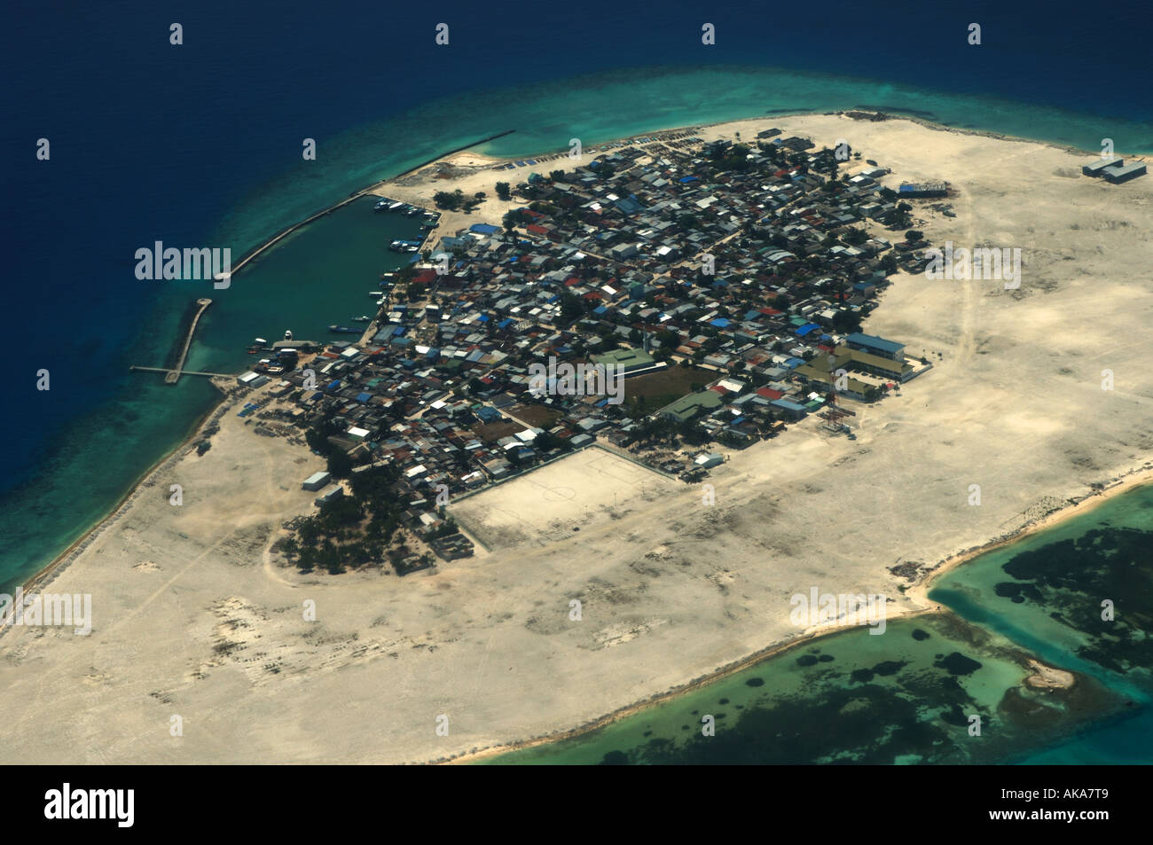 Island erosion maldives sea beach High Resolution Stock Photography and ...