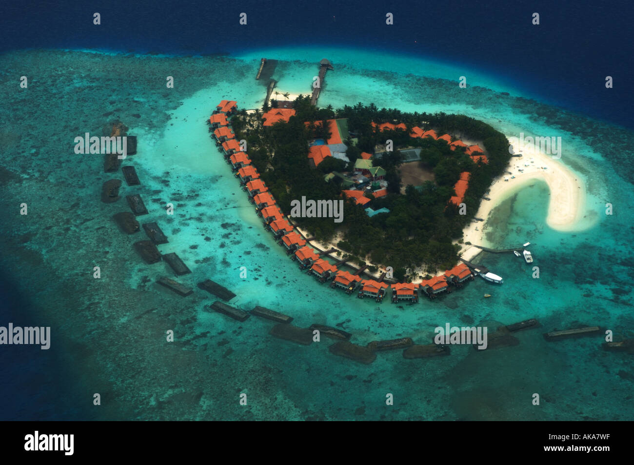 Maldives resort with the shape of a heart Stock Photo - Alamy