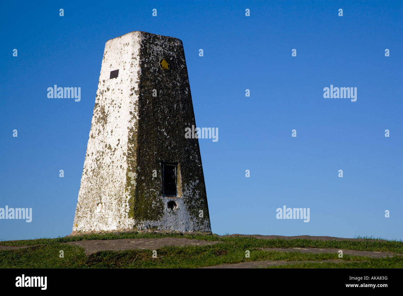 Triangulation Pillar on the summit of Shutlingsloe Stock Photo - Alamy