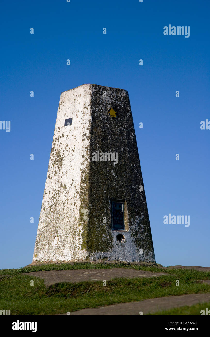Triangulation Pillar on the summit of Shutlingsloe Stock Photo - Alamy