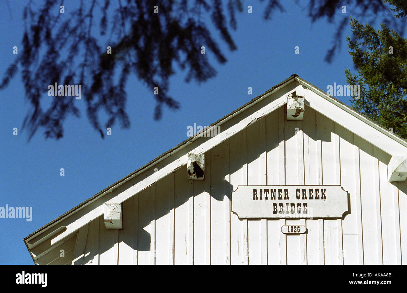 Arched truss bridge hi-res stock photography and images - Alamy