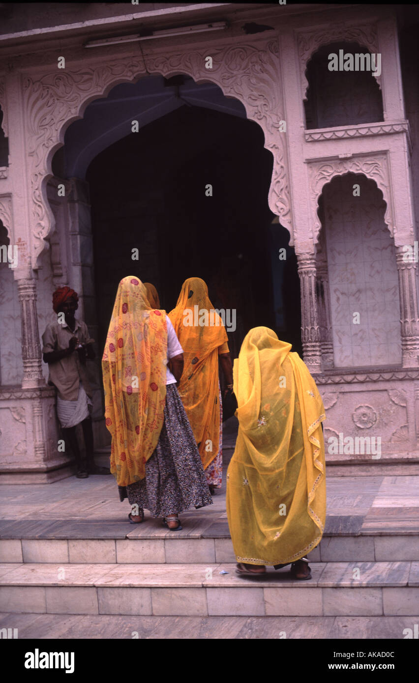 Hindu Women Enter Temple Rajhasthan India Stock Photo - Alamy