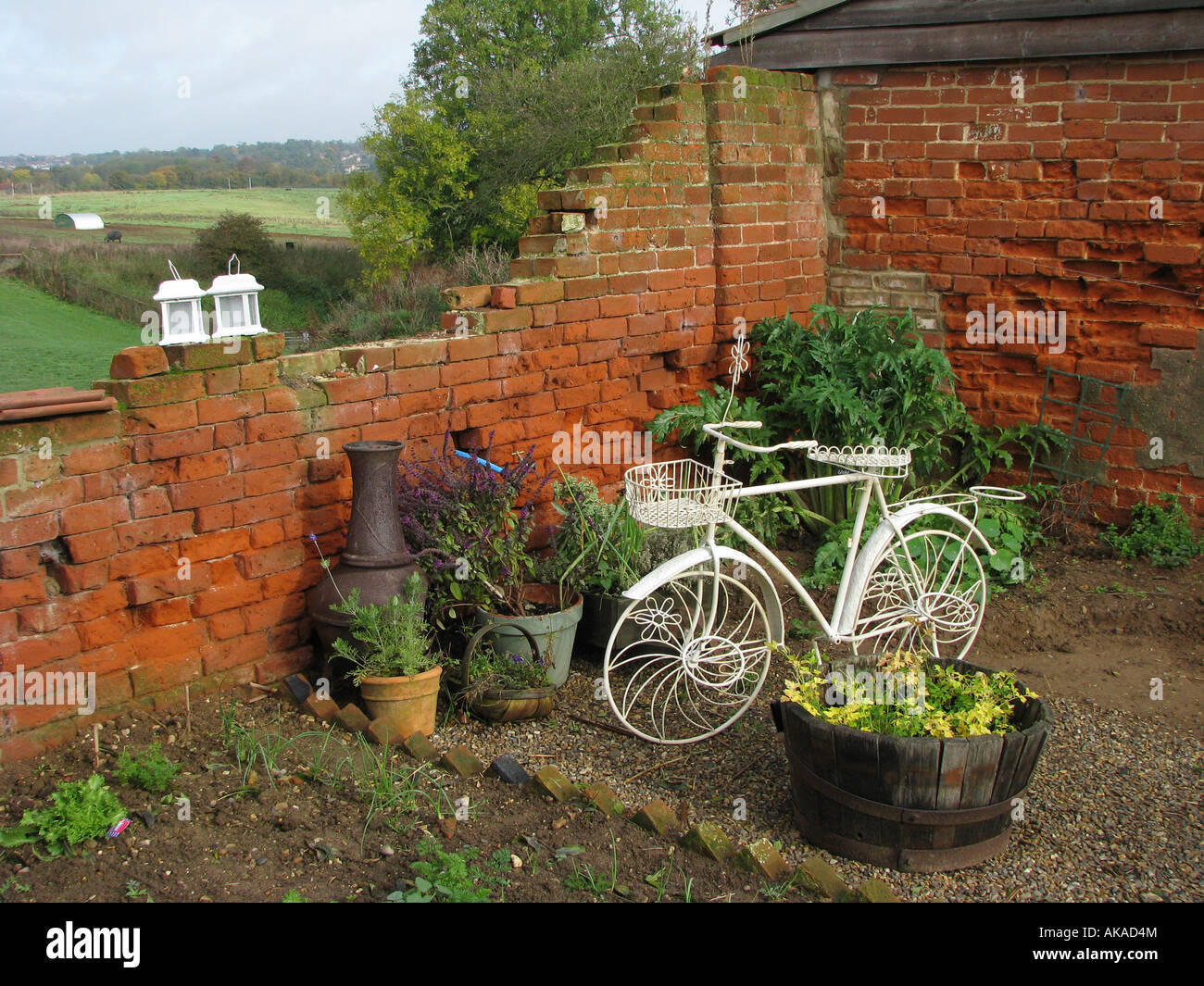 Old English Farmyard High Resolution Stock Photography and Images - Alamy