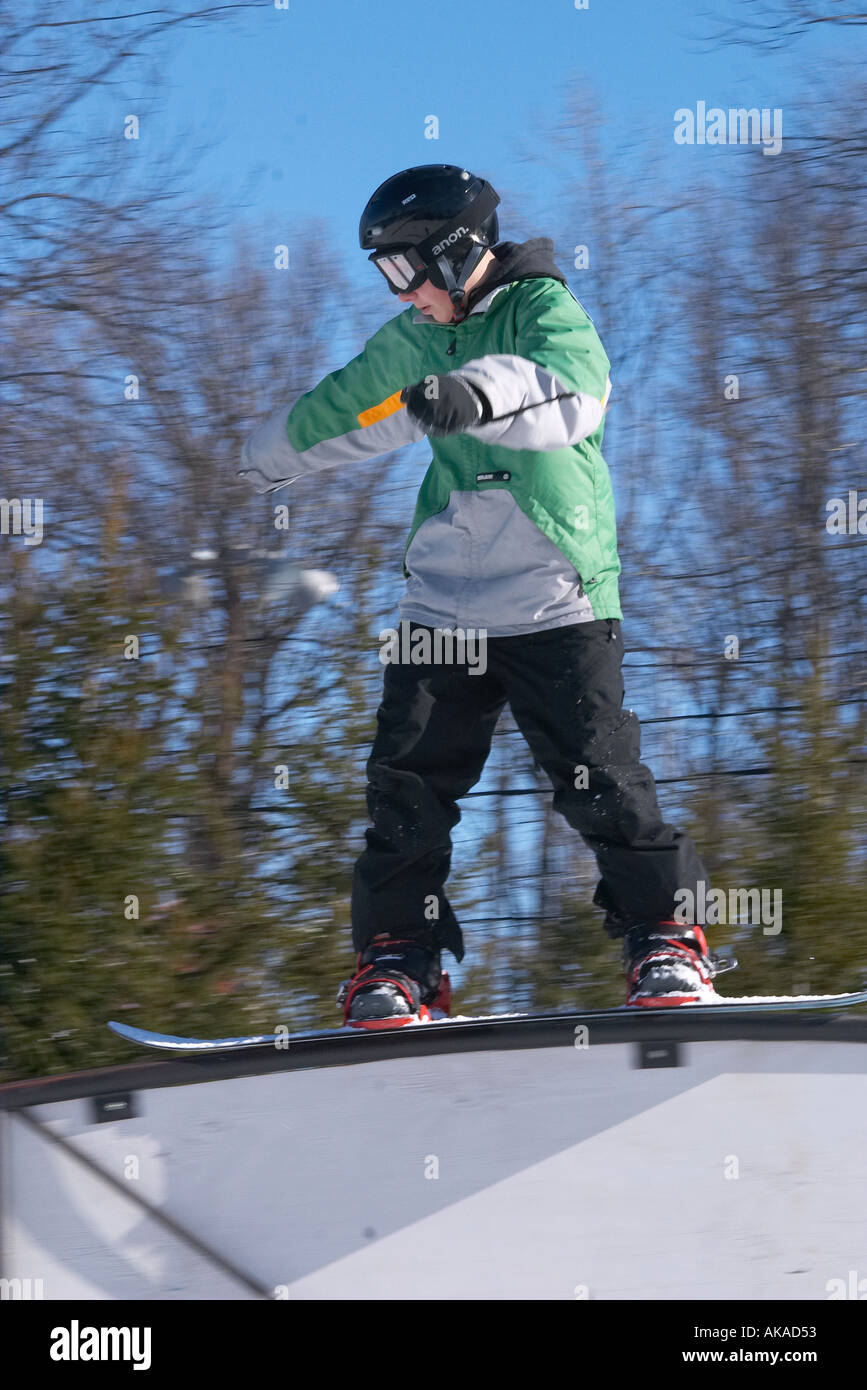 Snowboard rail slide hi-res stock photography and images - Alamy