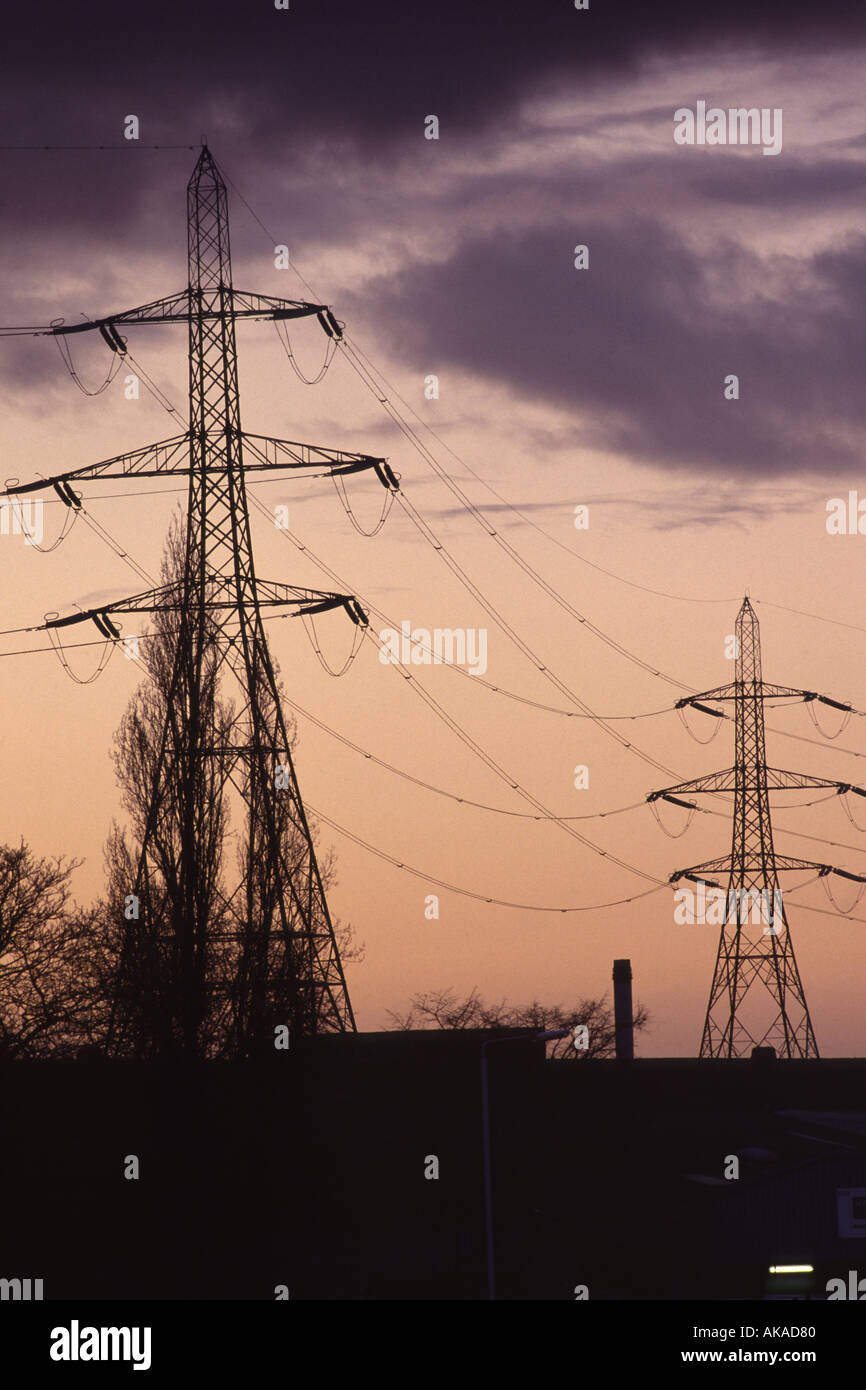 Overhead pylons hi-res stock photography and images - Alamy