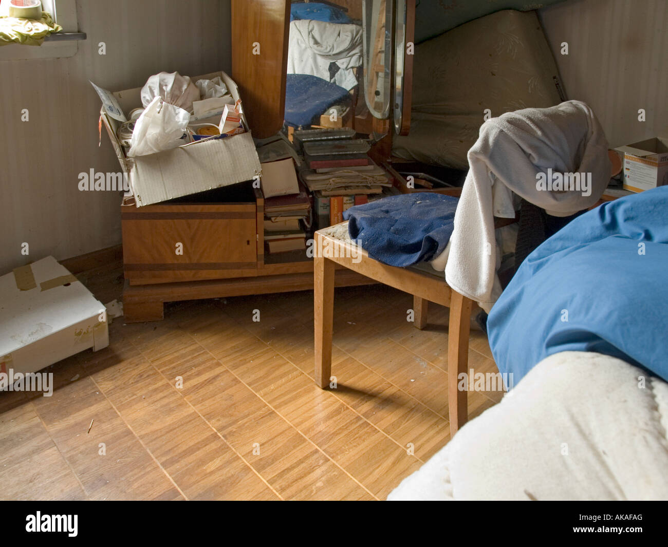 dirty neglected home Stock Photo - Alamy