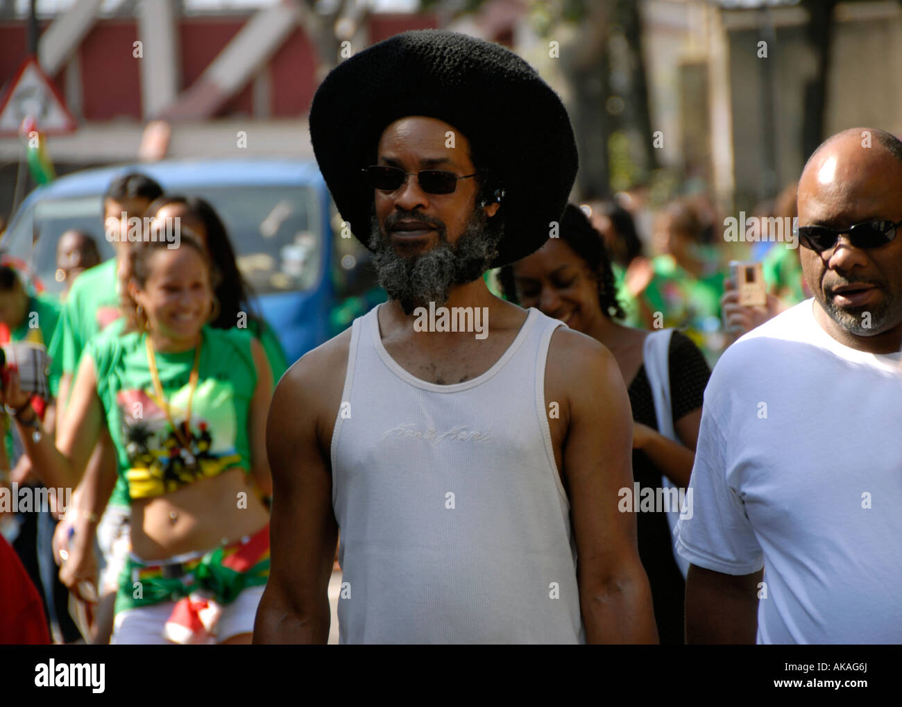 Man in rasta hat hi-res stock photography and images - Alamy