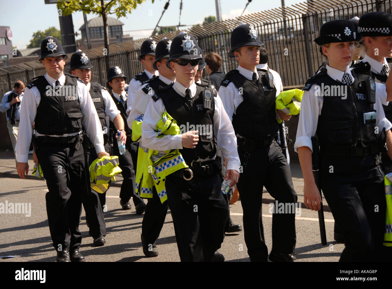 Group of london met police officers hi-res stock photography and images ...