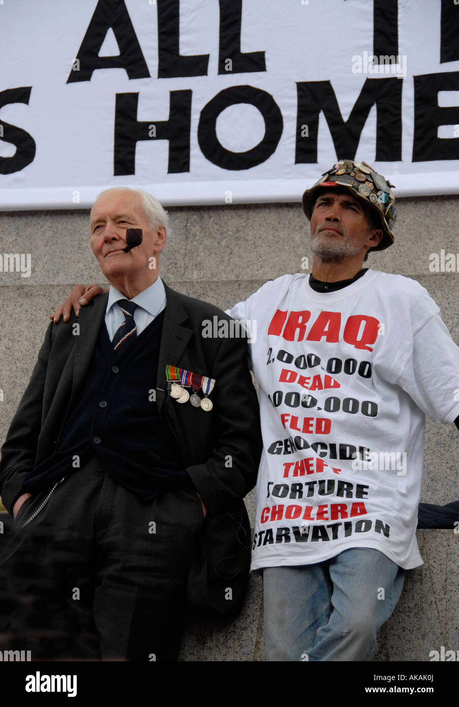 Tony Benn & Brian Hawes at Stop the War demo Oct 8th 2007 March ban but ...