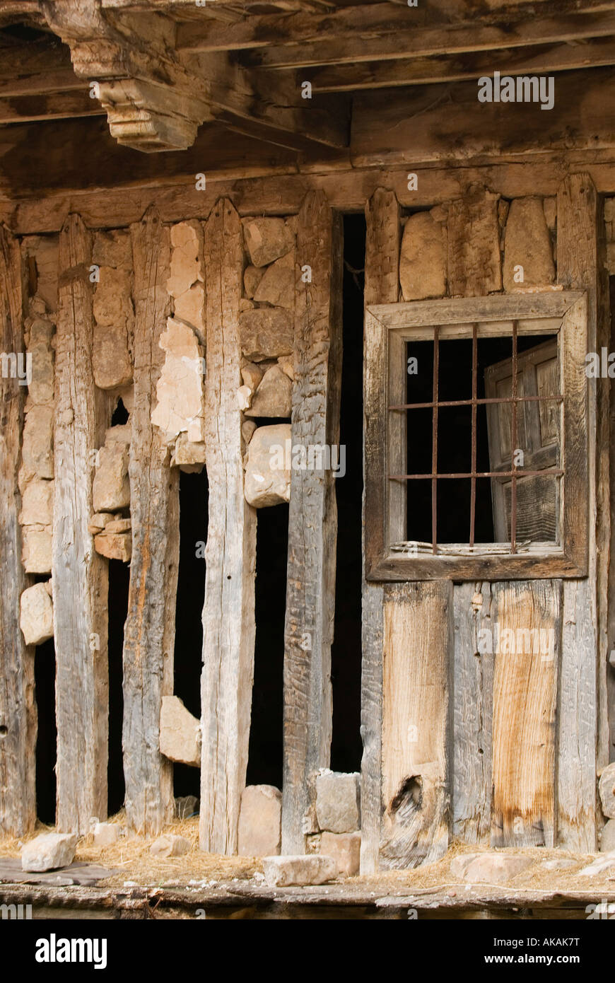 Old broken building Stock Photo - Alamy
