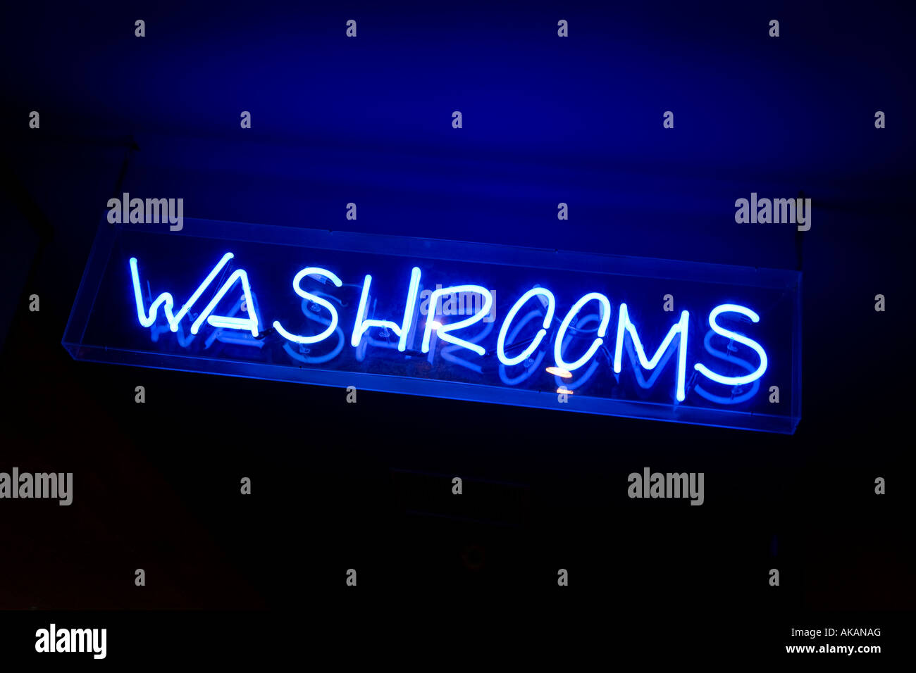 Cool neon sign hi-res stock photography and images - Alamy