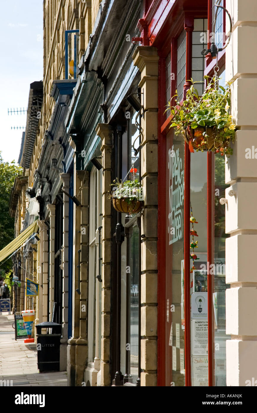 Victorian shop fronts hi-res stock photography and images - Alamy