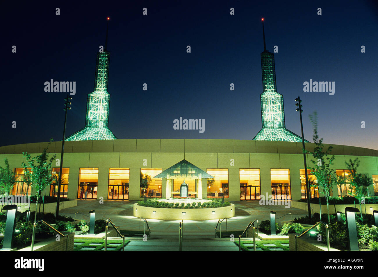 Portland convention center hi-res stock photography and images - Alamy