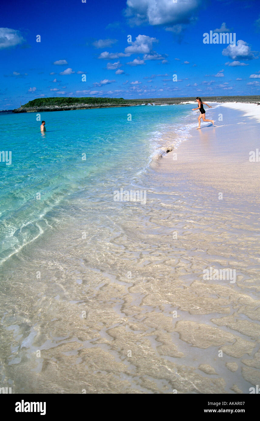 Pristine beach in the Bahamas Stock Photo - Alamy