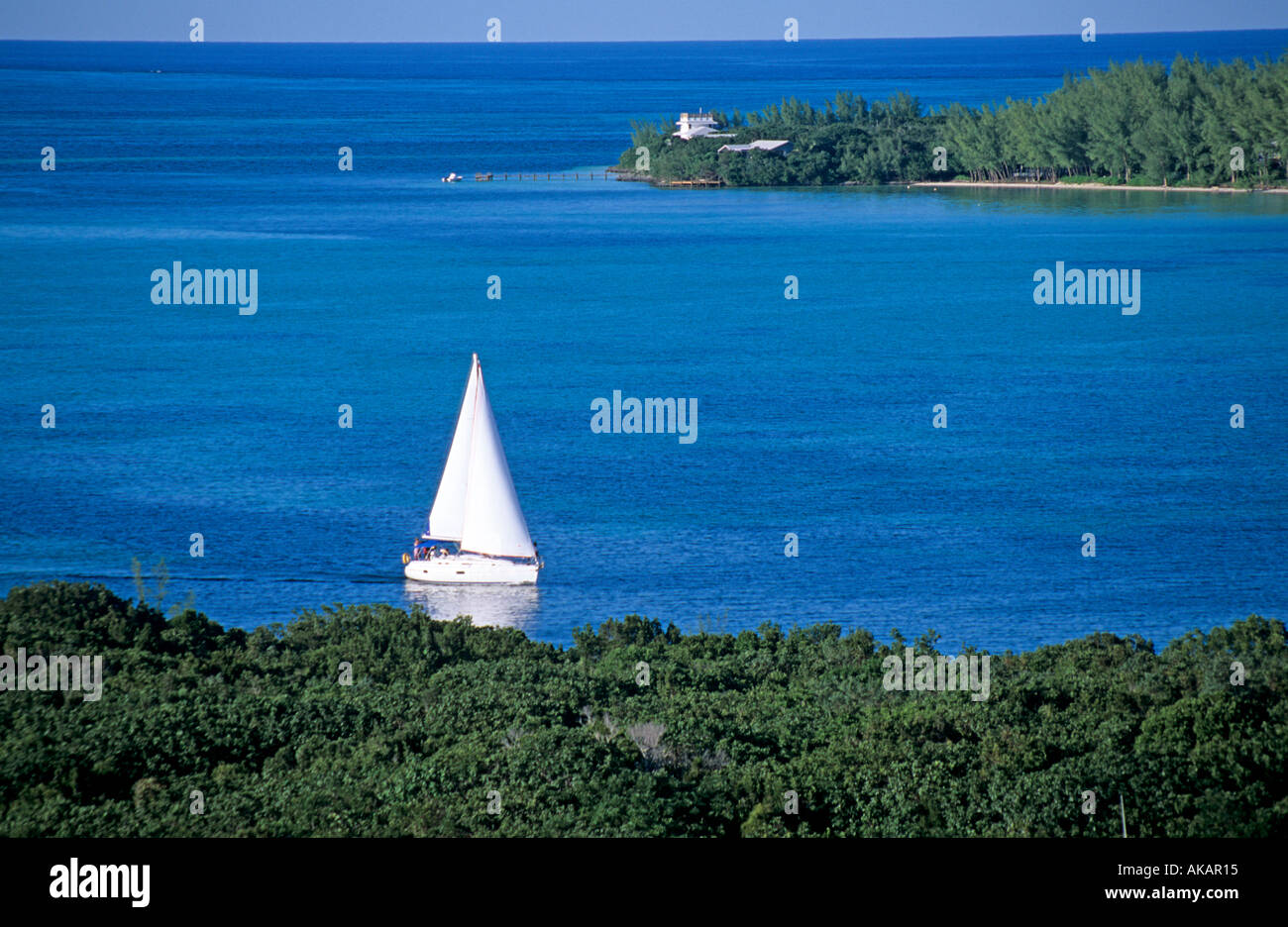 Yacht sailing in the Bahamas Abacos Stock Photo - Alamy