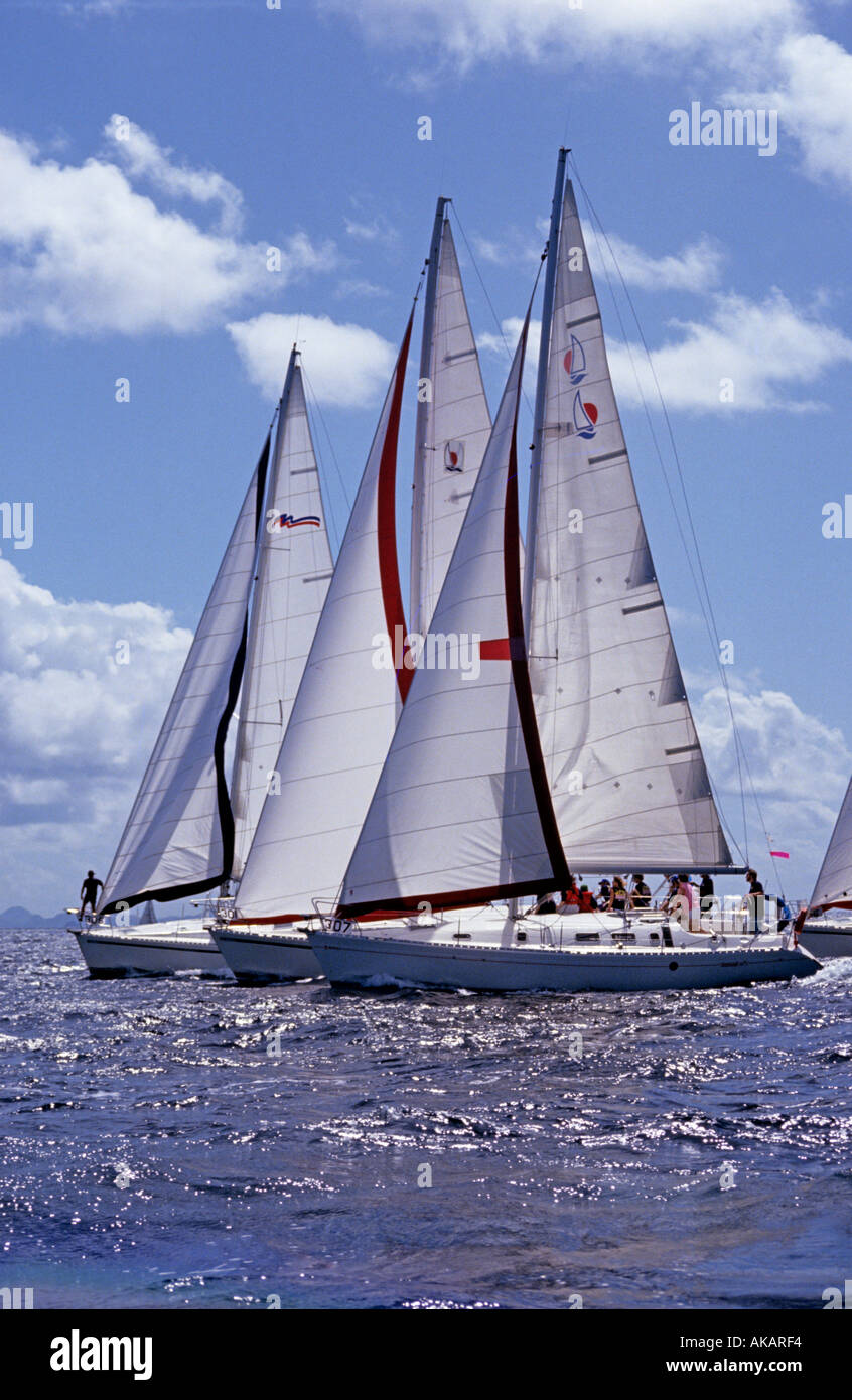 Racing sailboats hi-res stock photography and images - Alamy