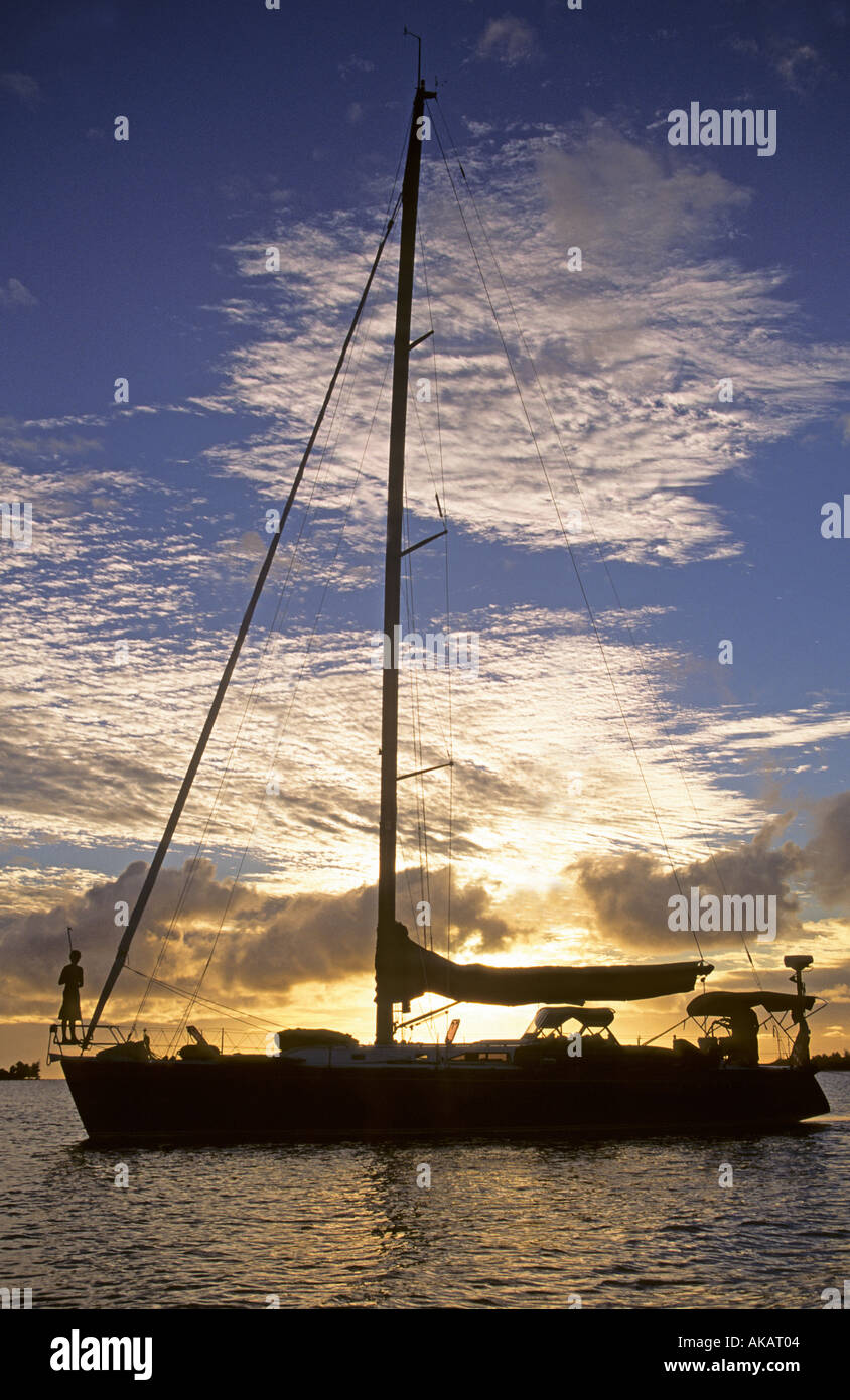 French polynesia sailing yacht hi-res stock photography and images - Alamy