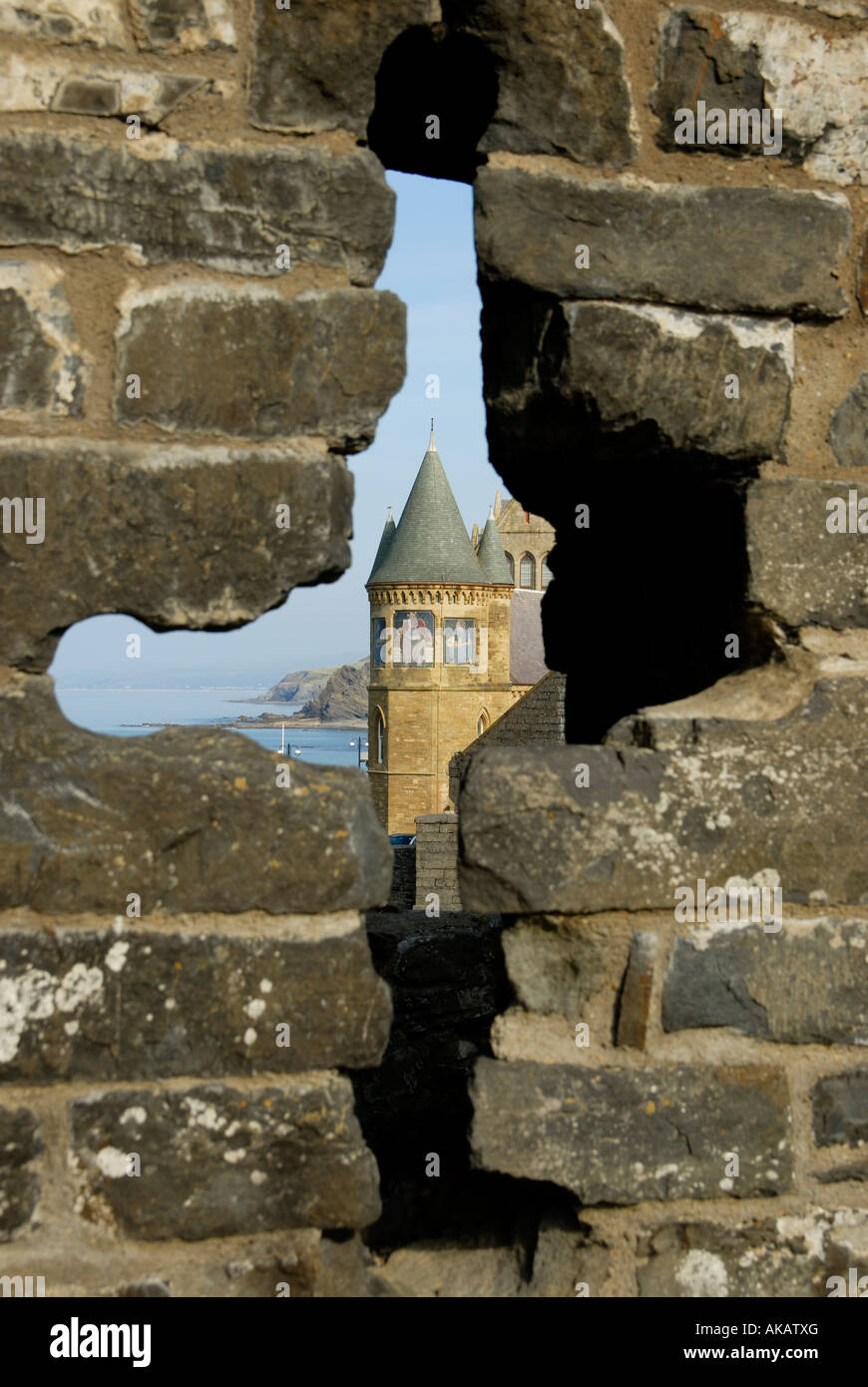 Castle tower arrow slit hi-res stock photography and images - Alamy