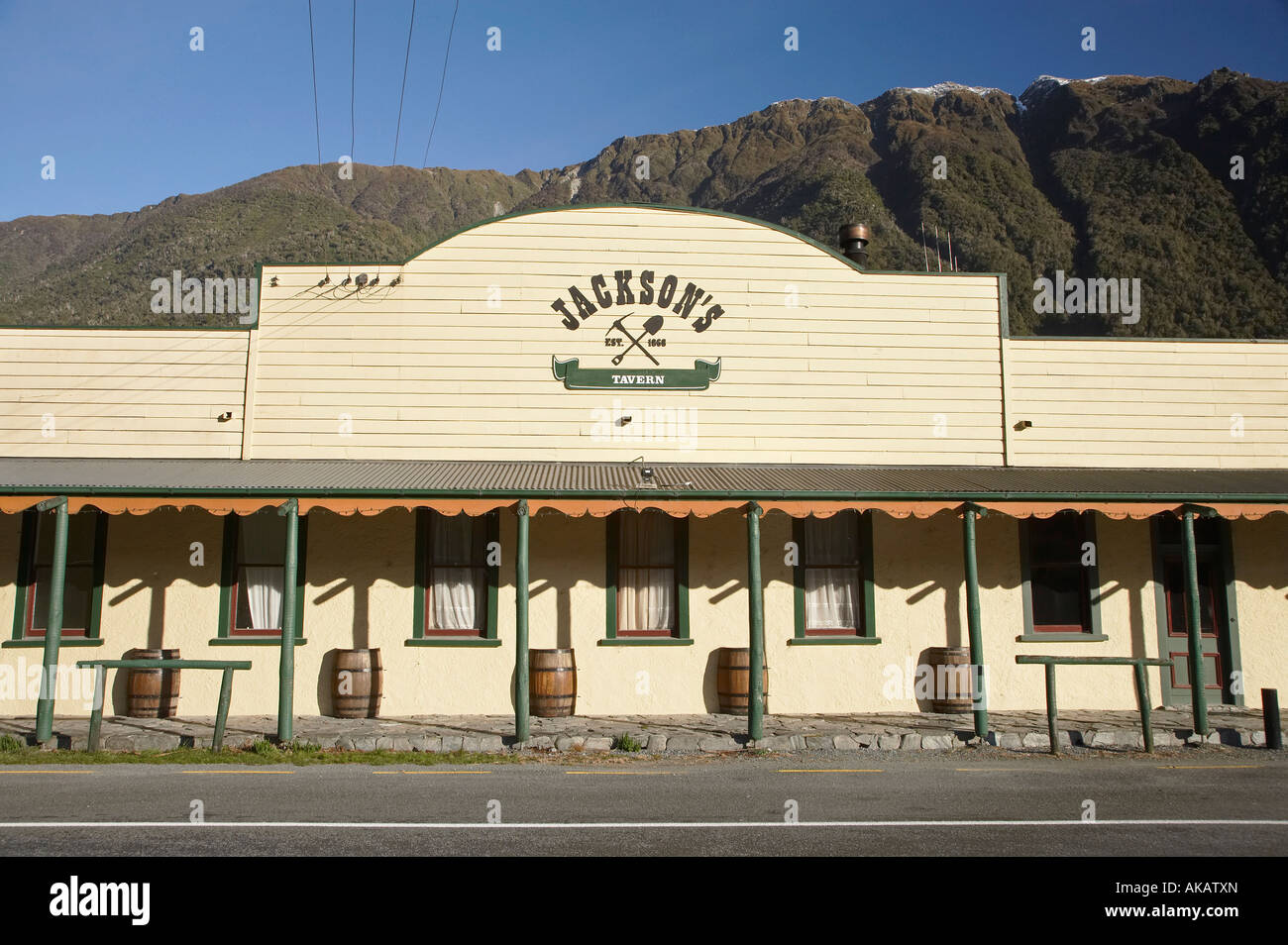 Roadside Tavern Stock Photos & Roadside Tavern Stock Images - Alamy