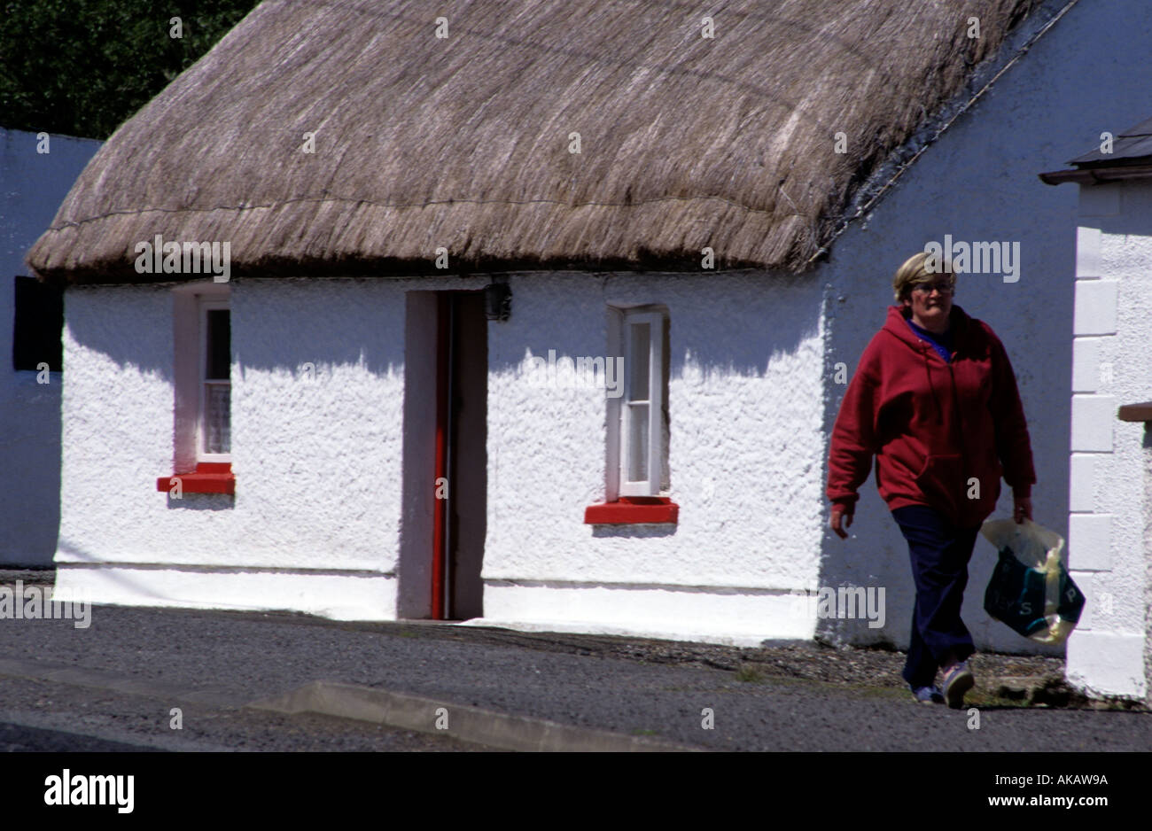 Thatched cottage Inishowen Peninsula Donegal Ireland Stock Photo - Alamy