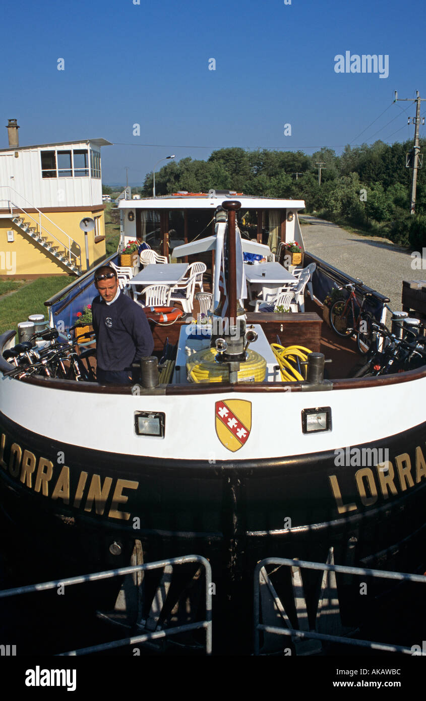 Very large lock hi-res stock photography and images - Alamy