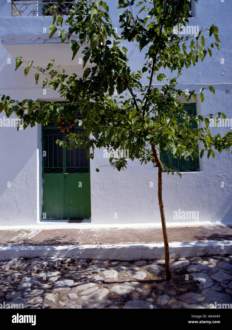 White building hi-res stock photography and images - Alamy
