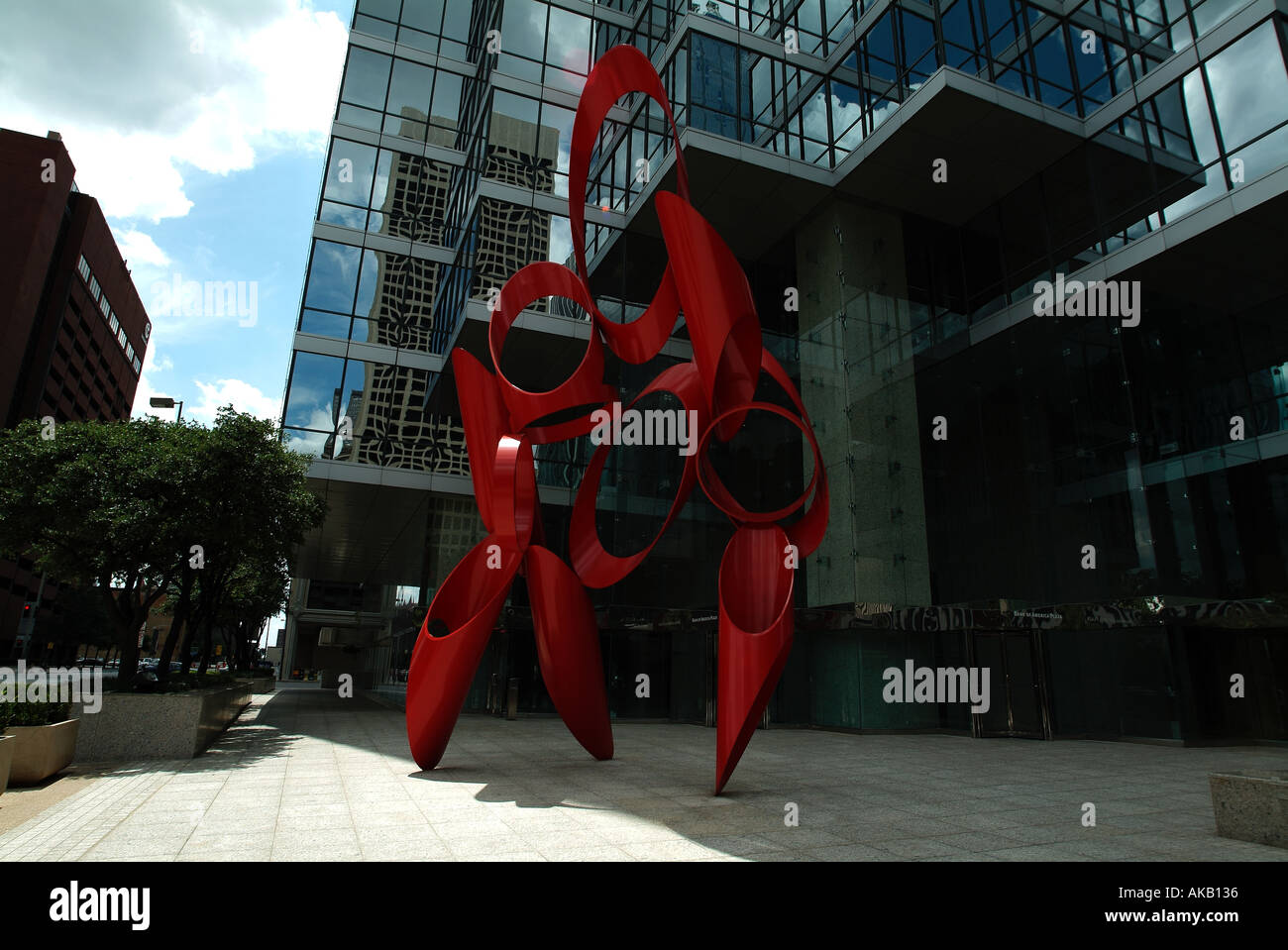 Red sculpture in downtown of Dallas Stock Photo - Alamy