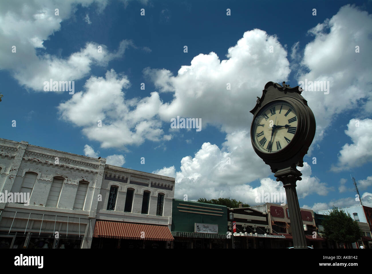 Outdoor clock in downtown of Plano, suburbs of Dallas Stock Photo - Alamy