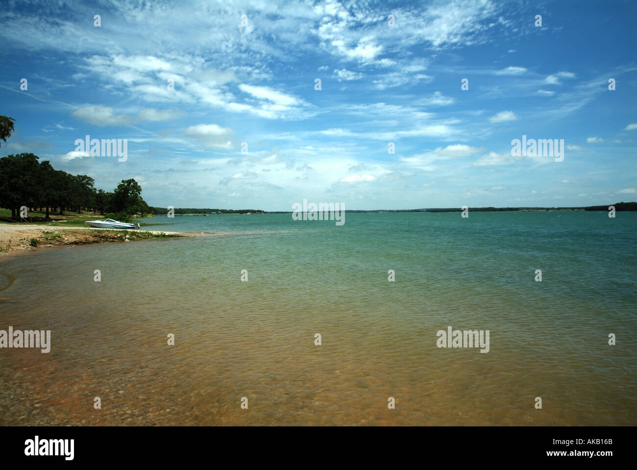 Sandy beach of a lake in Texas Stock Photo - Alamy