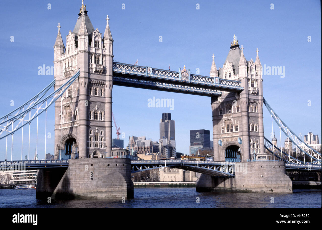 TOWER BRIDGE LONDON ENGLAND Stock Photo - Alamy