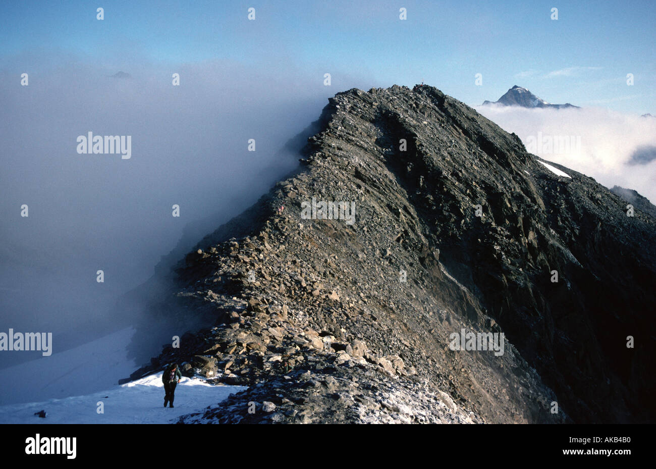 Forming a cloud of mist hi-res stock photography and images - Alamy