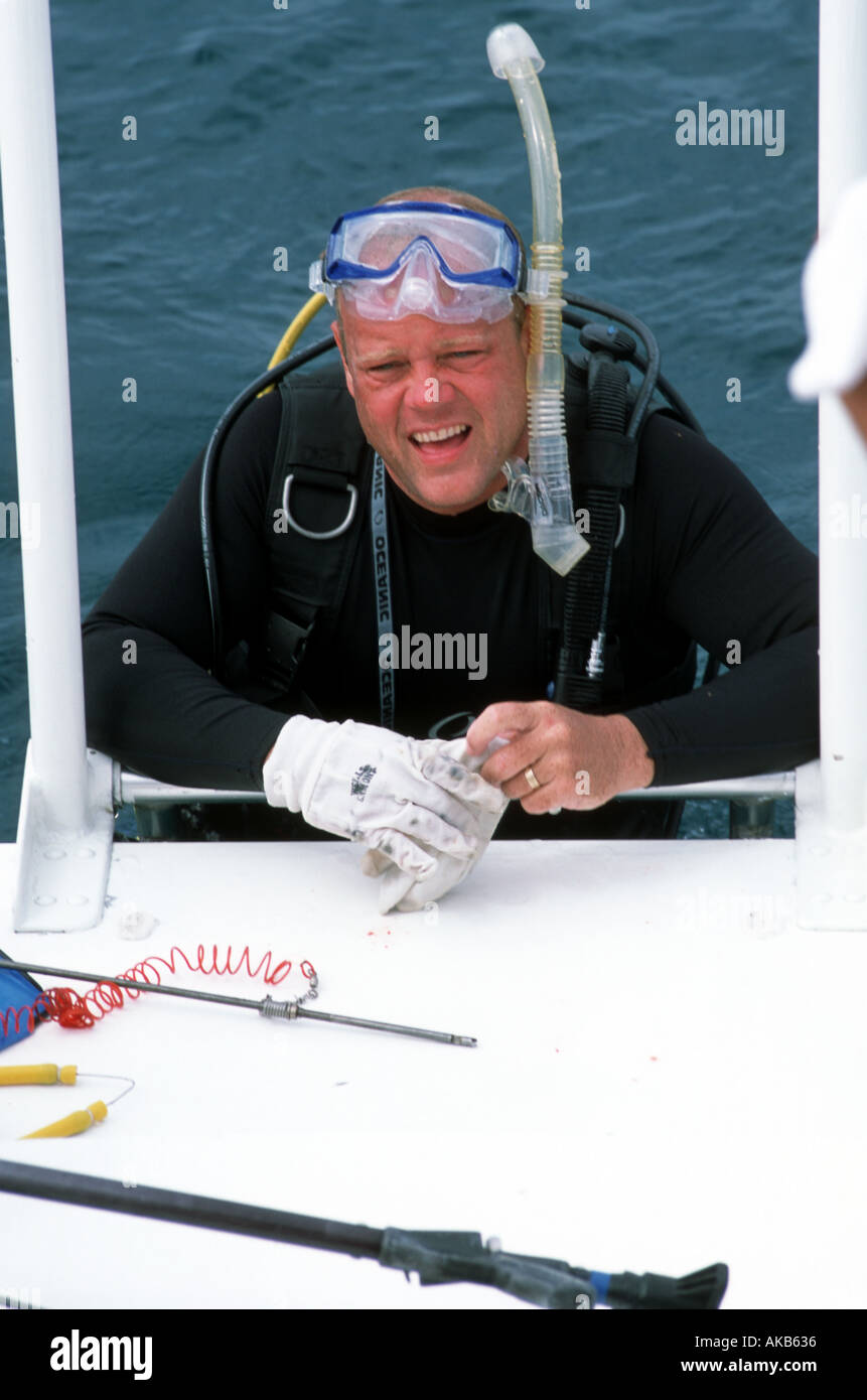 Man scuba gear on boat hi-res stock photography and images - Alamy