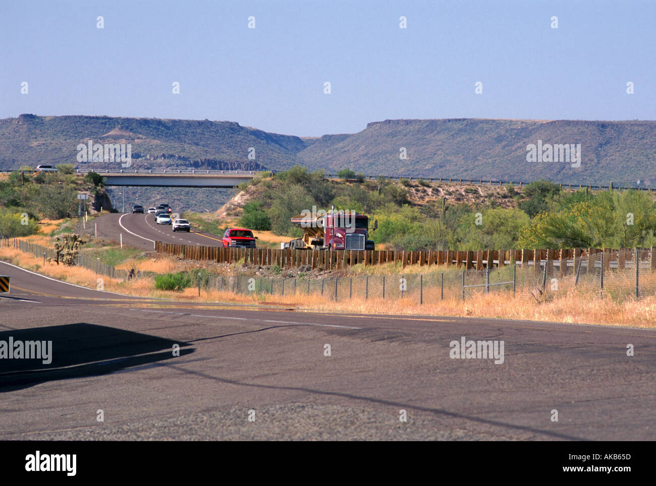 Rural Interstate Hwy in southwest desert with traffic Stock Photo - Alamy