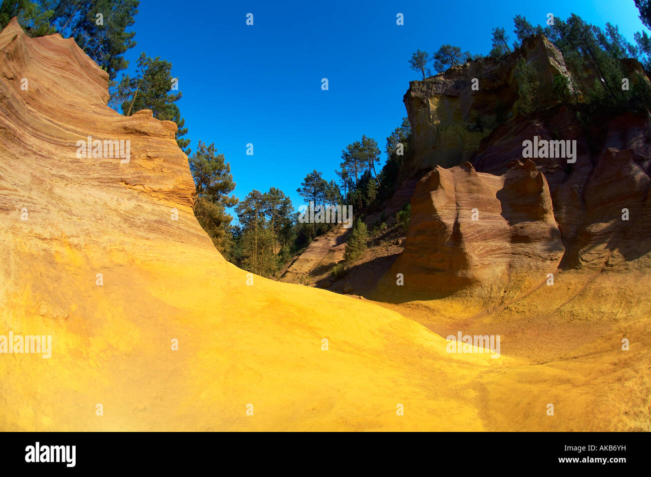 Roussillon colorado Provencal Stock Photo - Alamy