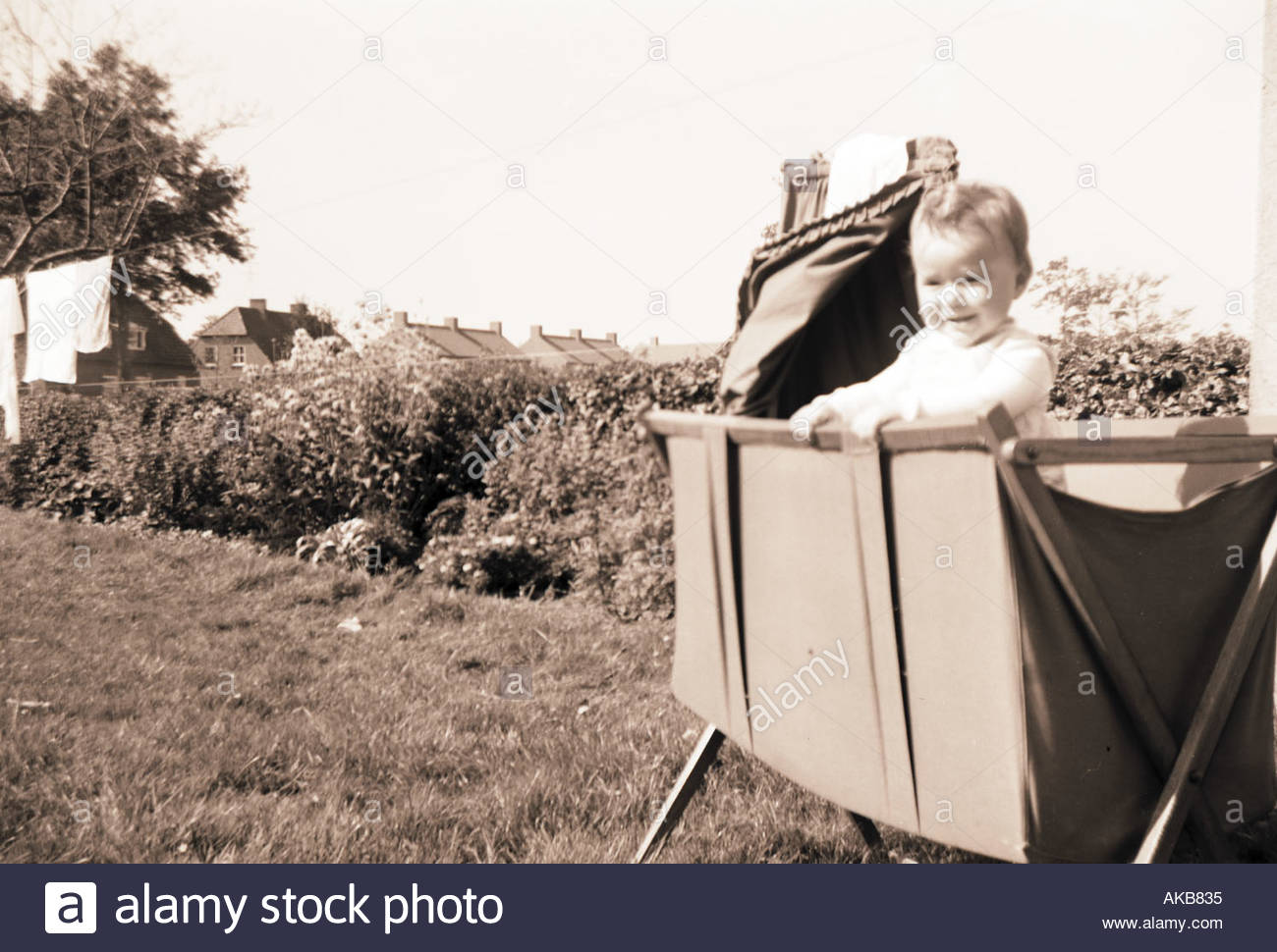 Baby Cradle Antique Stock Photos & Baby Cradle Antique Stock Images - Alamy
