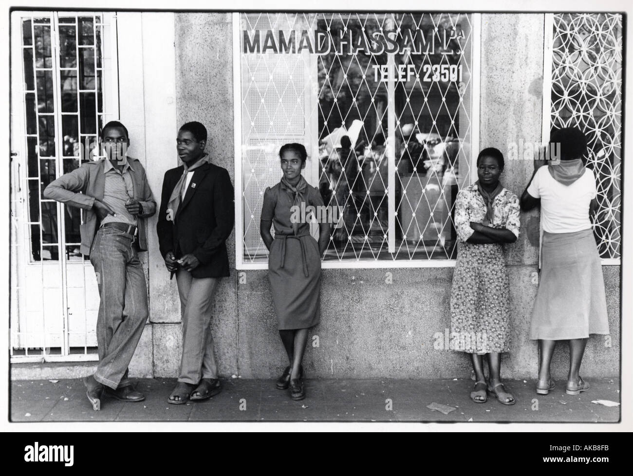 Group of black women watching parade hi-res stock photography and ...
