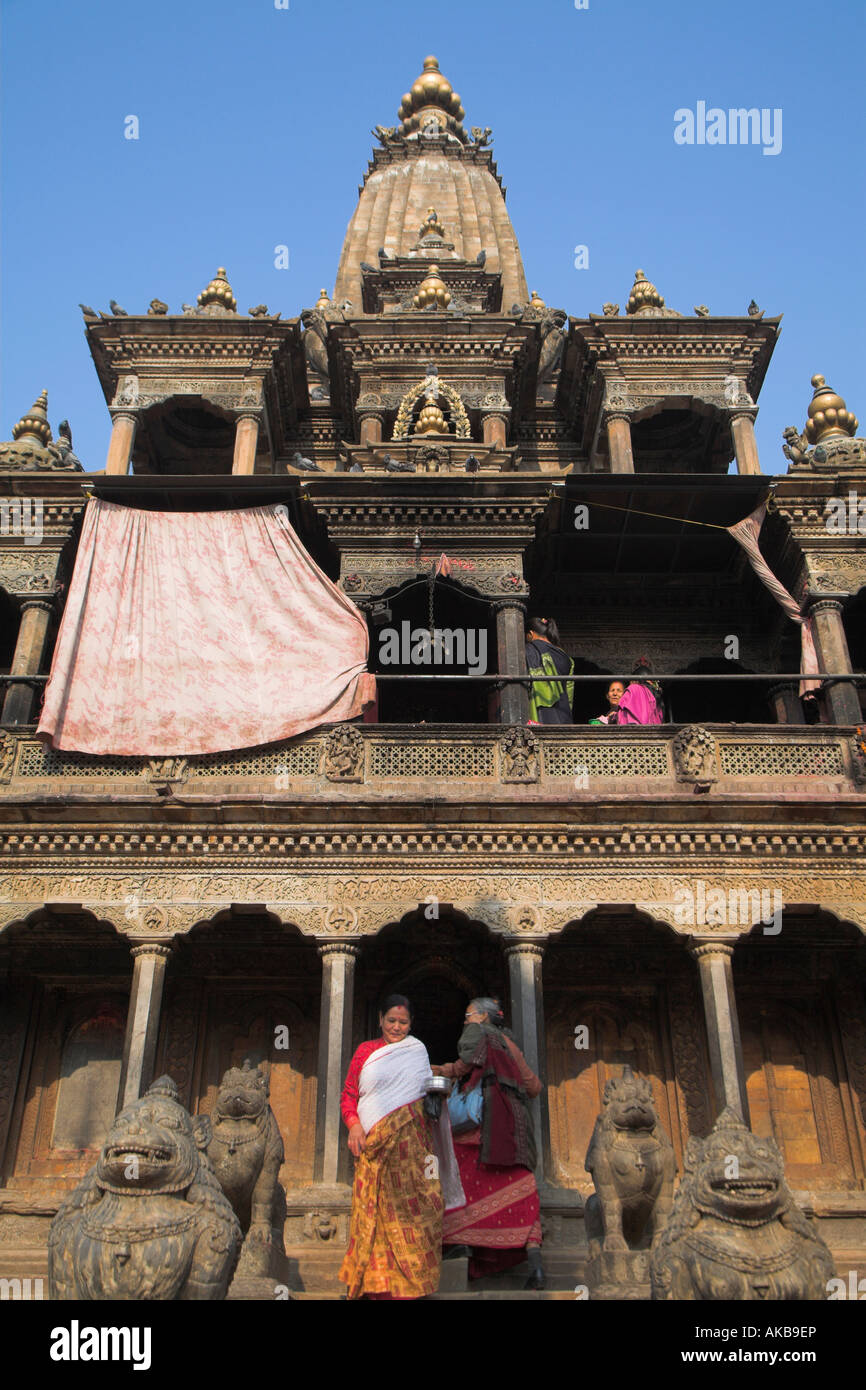 Nepal, Bagmati, Patan, Durbar Square, Krishna mandir temple (Shikhara ...