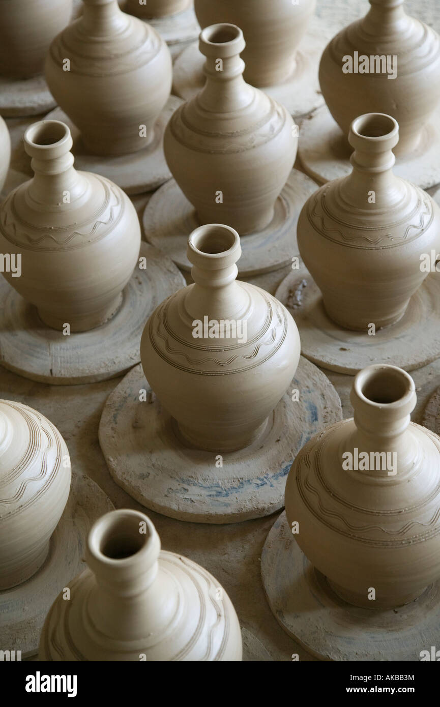 Bahrain, A'Ali famous pottery making town, traditional Bahraini pottery ...